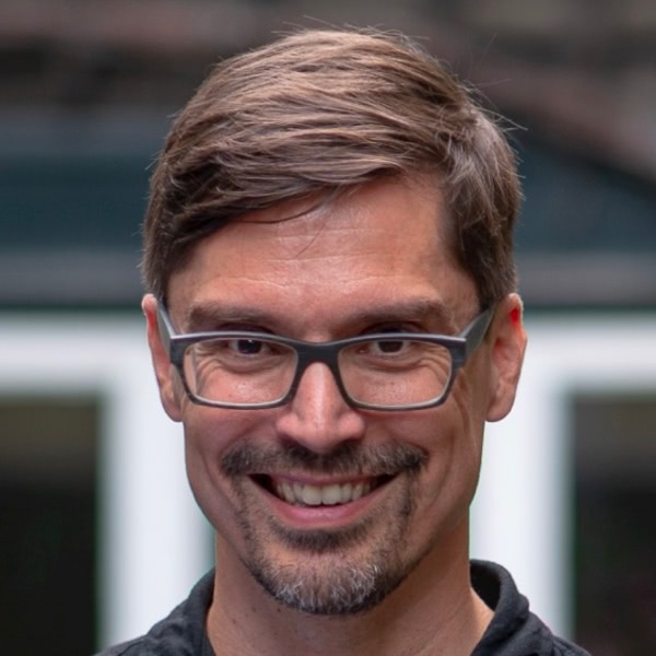 How to bring frontline workers into the digital workplace - ClearBox ...
